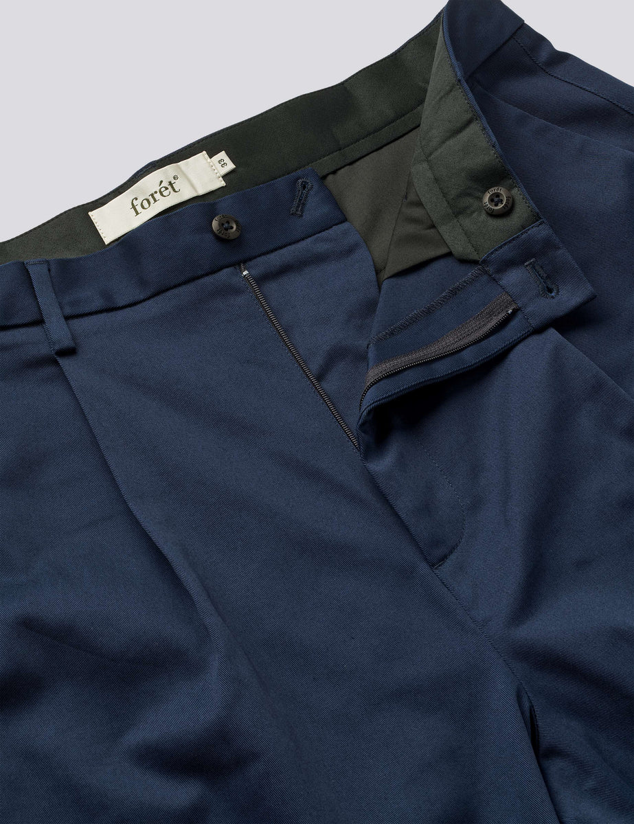 WRITER RELAXED PLEATED PANTS - NAVY – foret